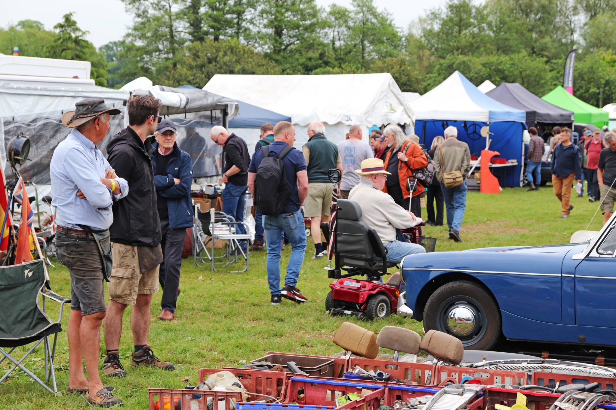 Traders and showgoers enjoy another successful Spring Autojumble at ...