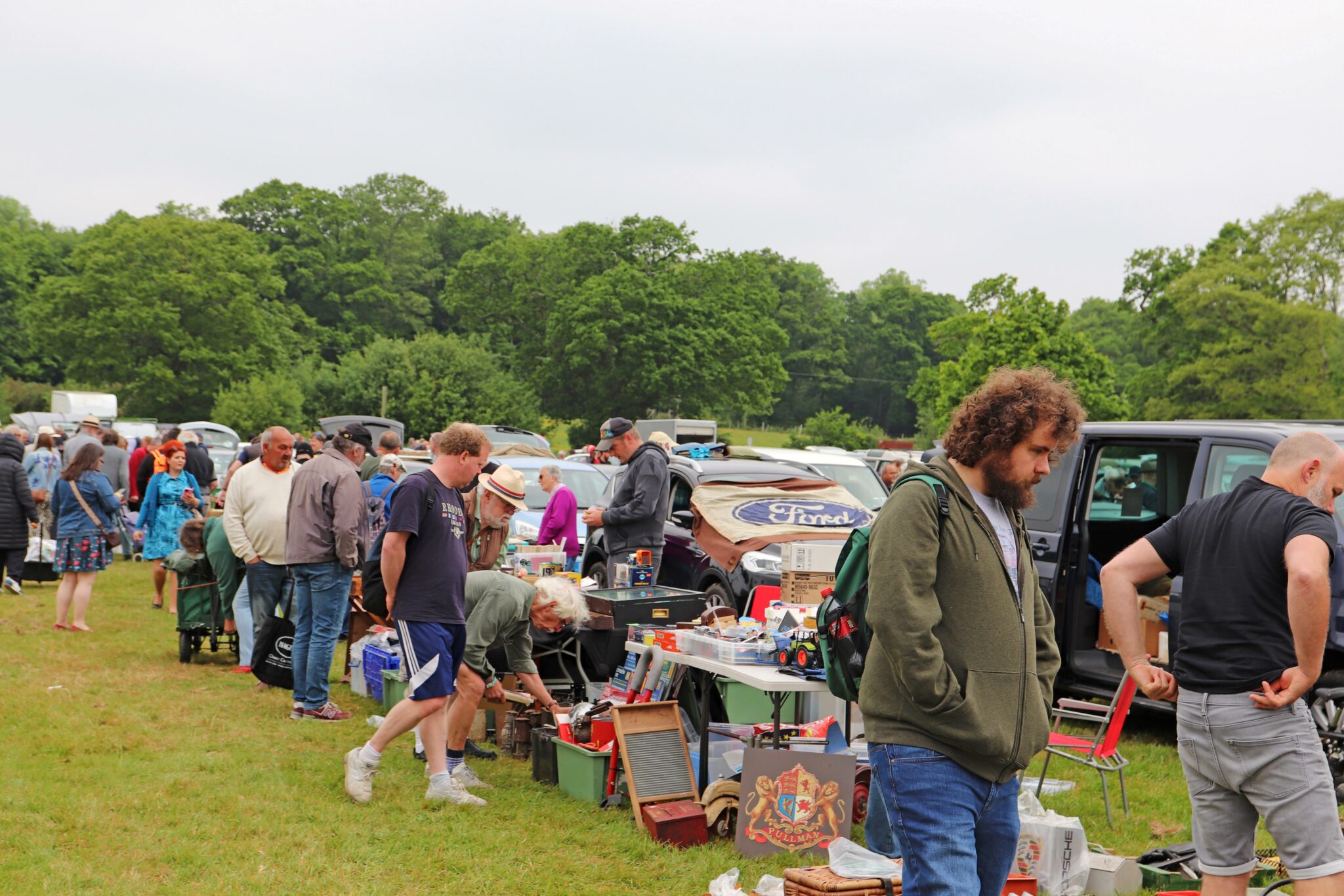 Traders and showgoers enjoy another successful Spring Autojumble at ...